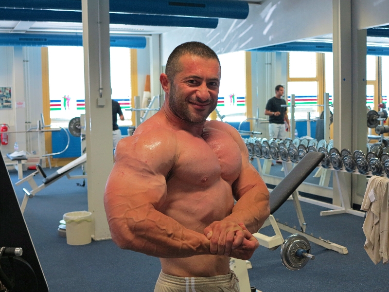 Ahmed Fawzy 6 Wochen vor den Arnold's Classics in Madrid! | Athena